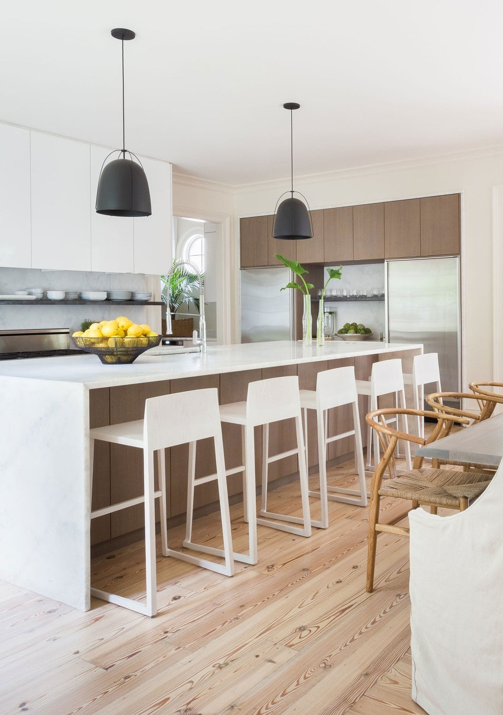 Elegant Colonial House Style in Memphis, Tennessee